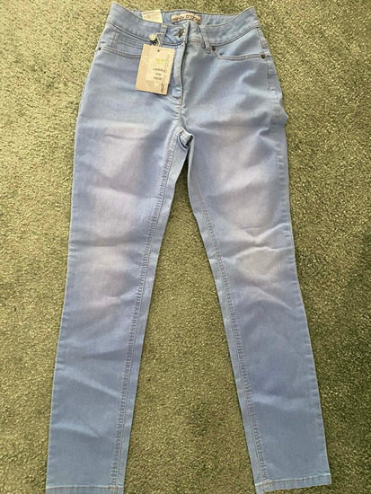 Ashley Brooks farmerice nove