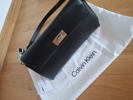 Calvin klein torba snizena