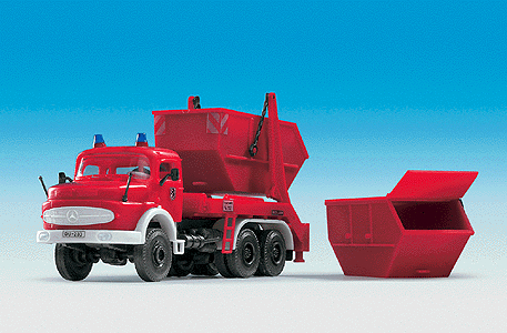 NEW! Kibri 18082 Mercedes Benz 3-axle Self-Loading with Waste Containers FEU