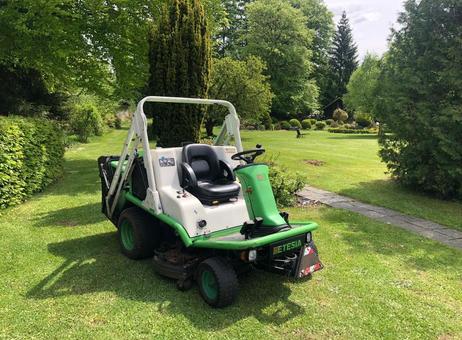 Пољопривредна машина ETESIA Hydro 124 D