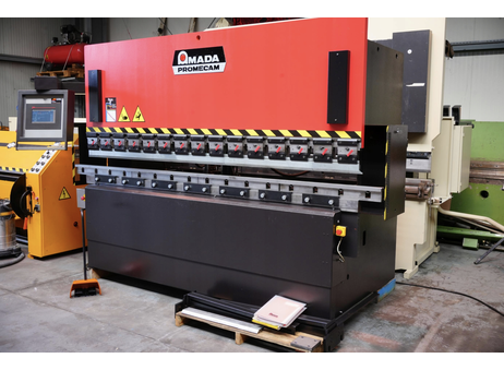 CNC abkant presa AMADA IT100 -30