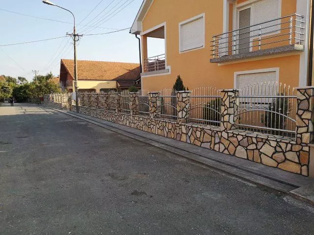 PROHROMSKA OGRADA 03