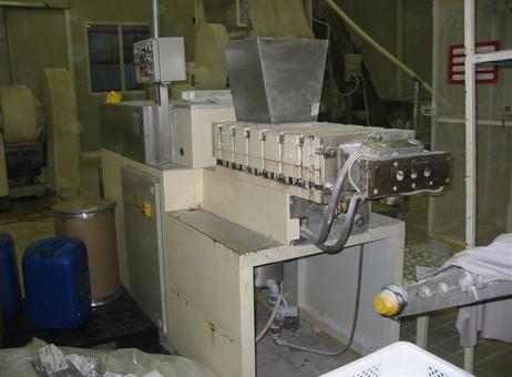 Dvošnekni ekstruder RBL Kaugummi-Extruder 380 V + N, 9 kW