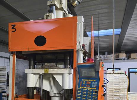 MVPI 270/1500 преса за гуму MIR 270 и 675 тона вертикалне