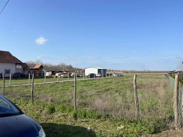 PRODAJE SE PLAC U TEMERINU