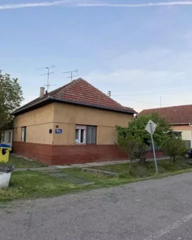 PRODAJEM KUĆU U BEČEJU