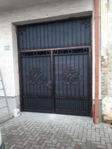 VRATA OD KOVANOG GVOŽĐA