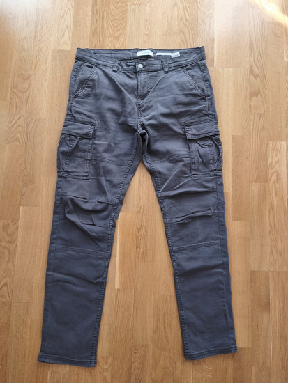 Reserved muske pantalone