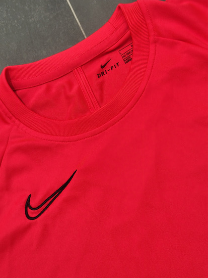 NIKE MAJICA/DRES