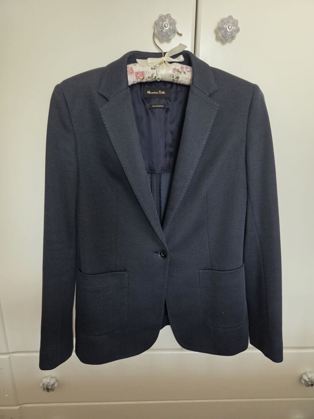Massimo Dutti ženski sako - Model: klasični jednoredni blejzer sa