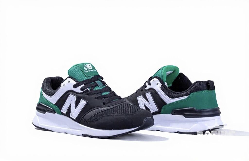 New Balance patike – model sa “N” logom, crno‑belo‑zeleno izdanje -
