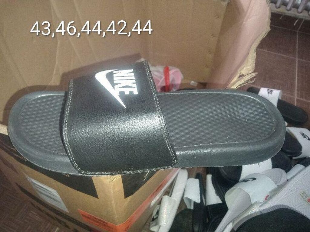 Nike papuče – više modela i boja - Model: klasične klizač papuče sa
