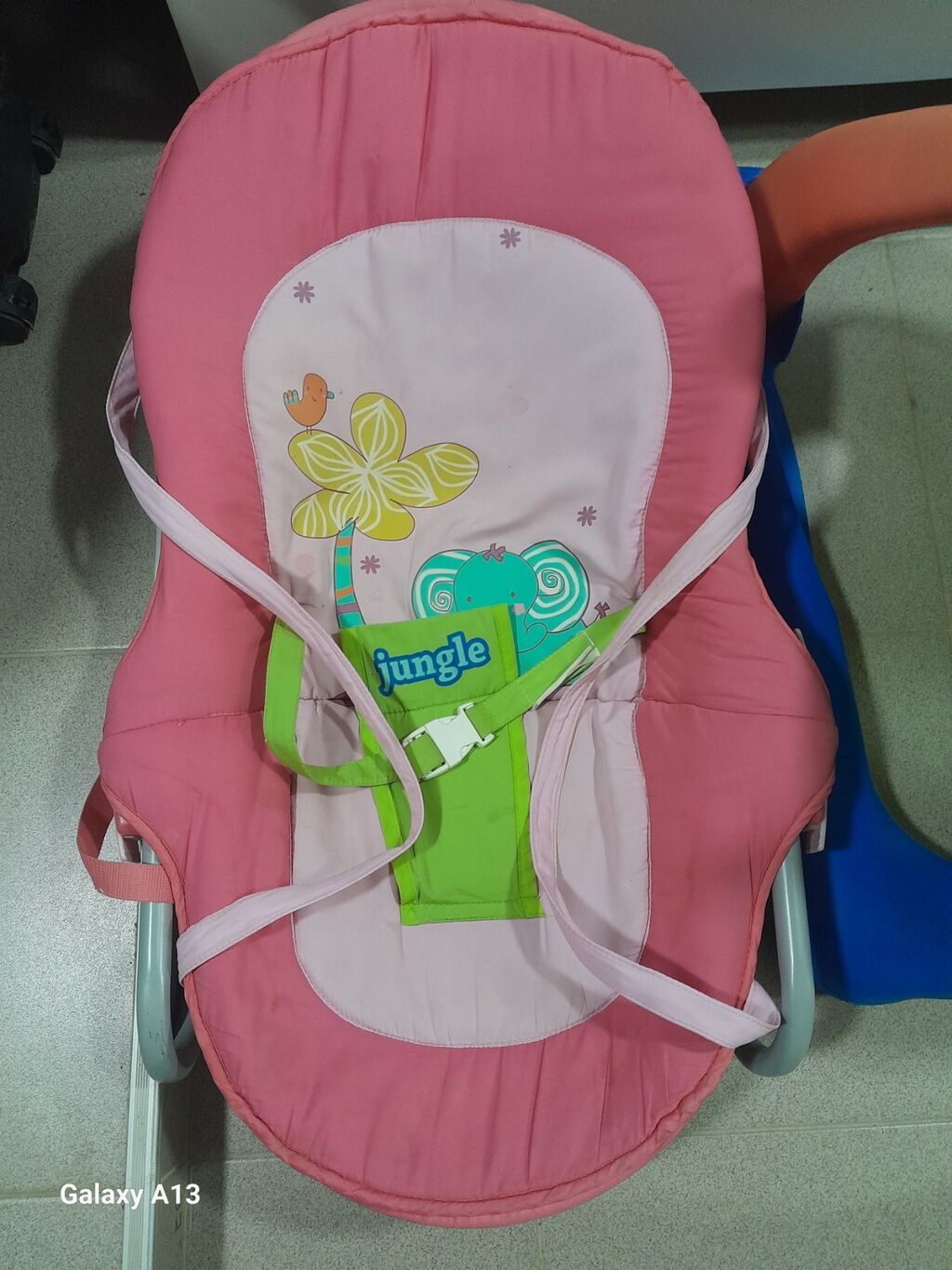 Raselica/ležaljka za bebe „Jungle” - Udobno postavljena ležaljka sa
