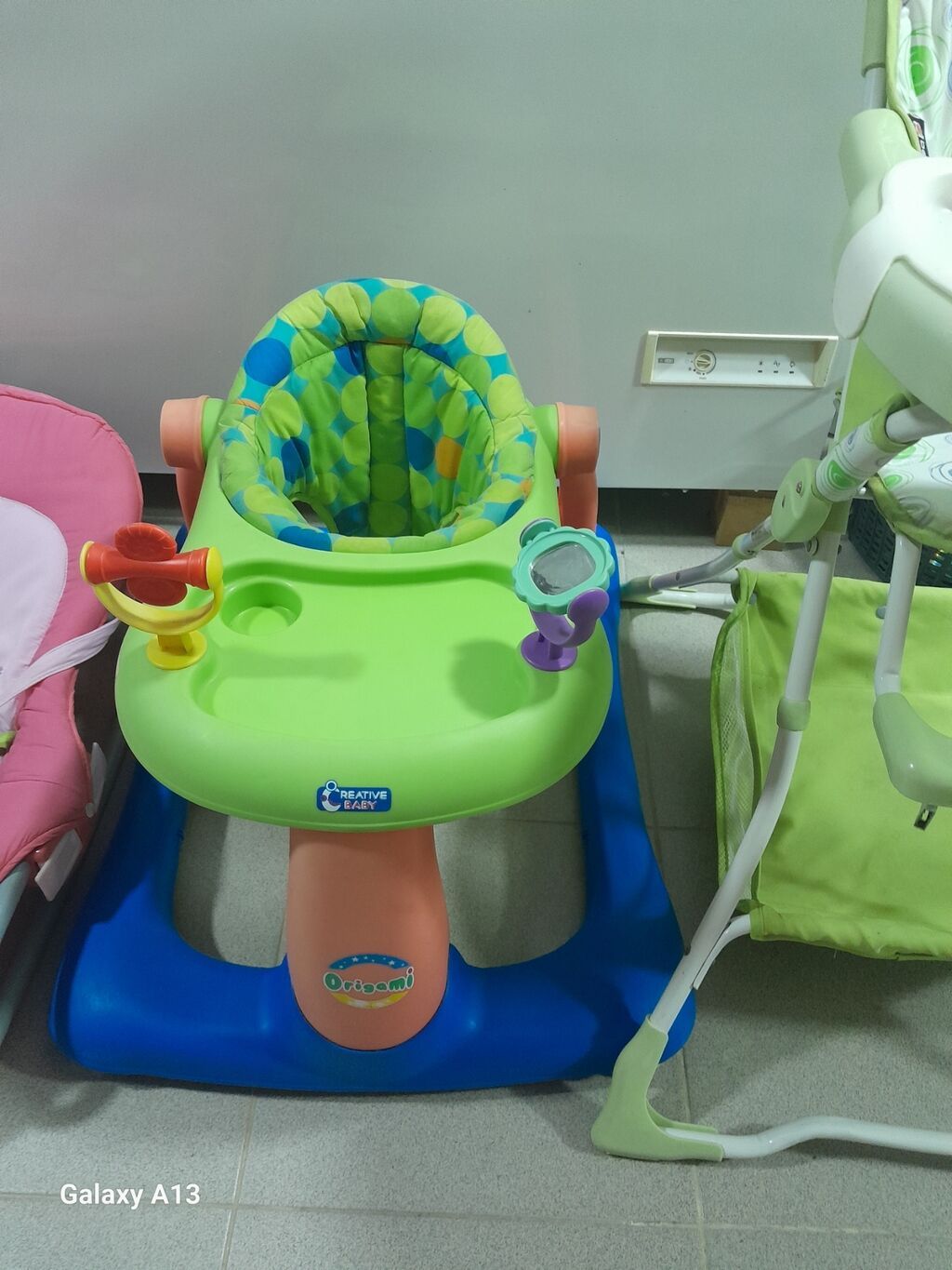 Hodalica za bebe Orbemi – model Creative Baby - Stabilna baza sa
