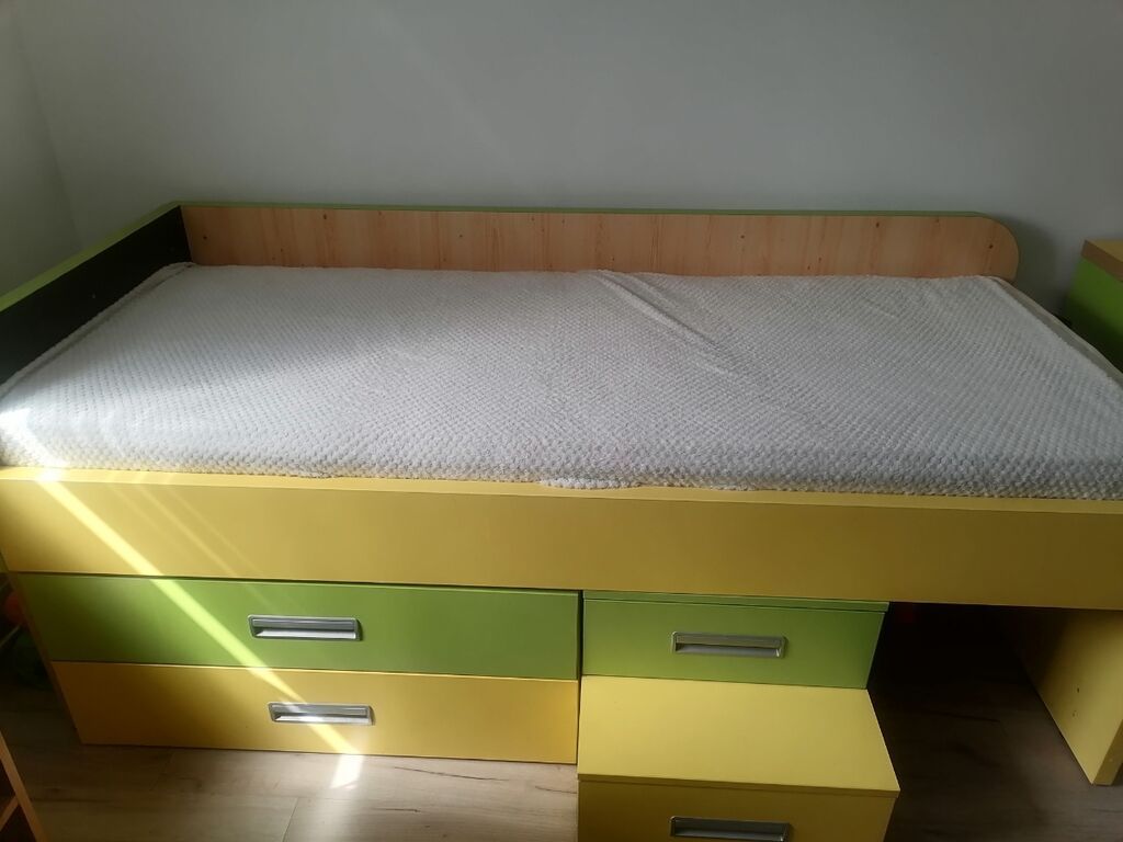Dečija soba – komplet nameštaja (krevetska baza sa fiokama + radni sto