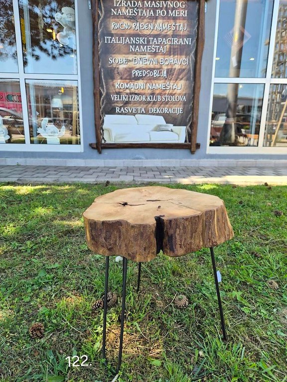 Klub sto napravljen od unikatnog panja Dimenzije: 43x43 H 46 Debljina