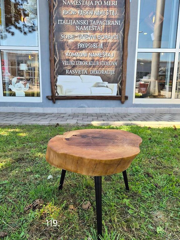 Klub sto napravljen od unikatnog panja Dimenzije: 58x50 H 39,5