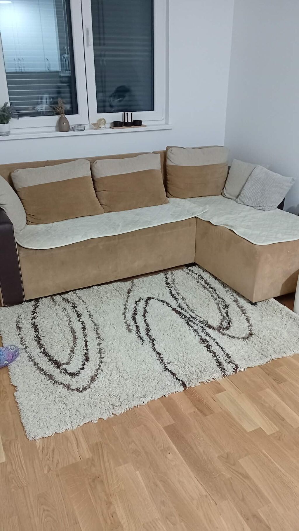 Mekan topao,krem tepih,opran,ocuvan dimenzije 1,70 x 1,20 cm