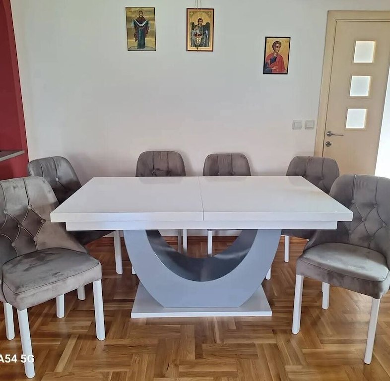Prodaja nameštaja od sušene i parene bukve. Nudimo vam: - Stolice i