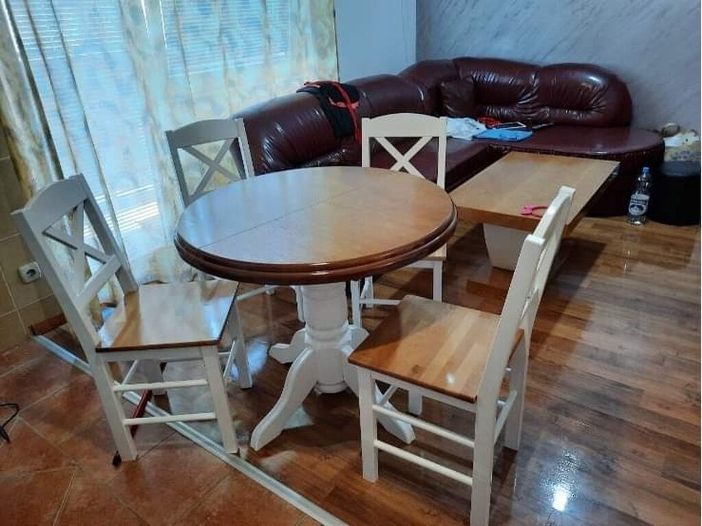 Stolice X. Drvo kuvana bukva Cena: 40 evra po komadu bez tapacira 45