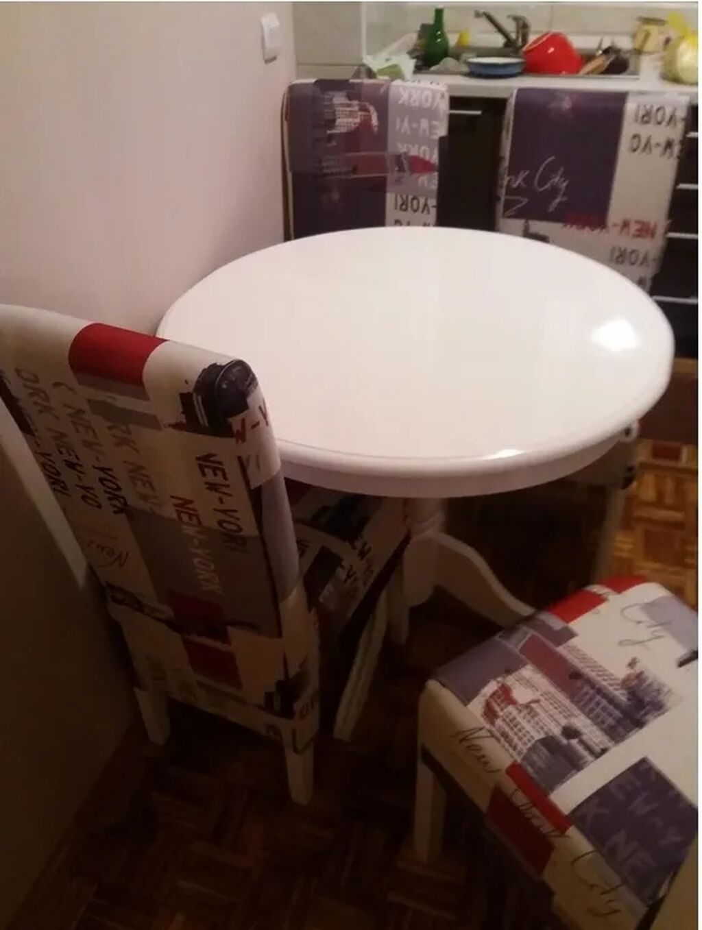 Trpezarijski stolovi, stolovi za lokale, kladionice. furnirani