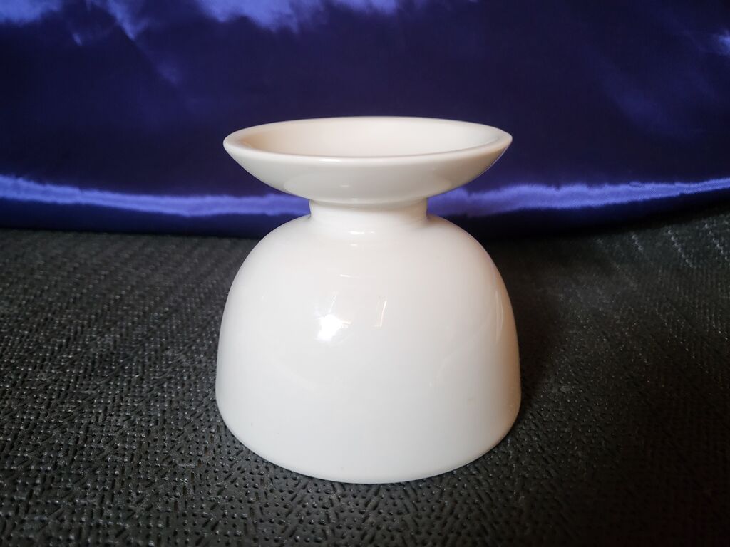 Svecnjak nov 1945 do 1962g KPM porcelan Berlin. Nov porcelanski