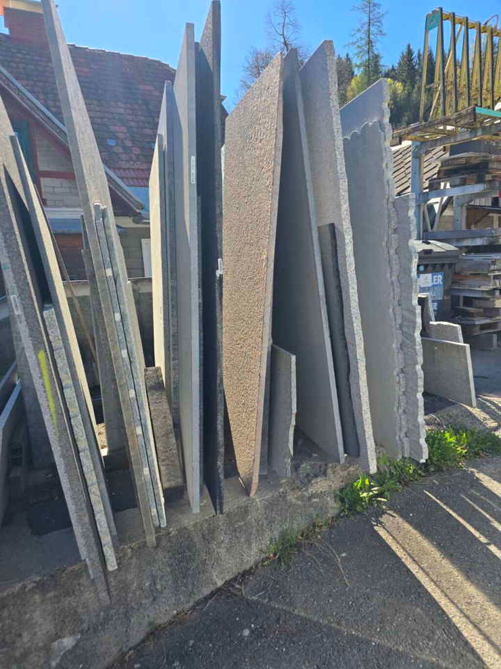Prodajem vecu kolicinu poliranih granitnih ploca 2cm 3cm dosta