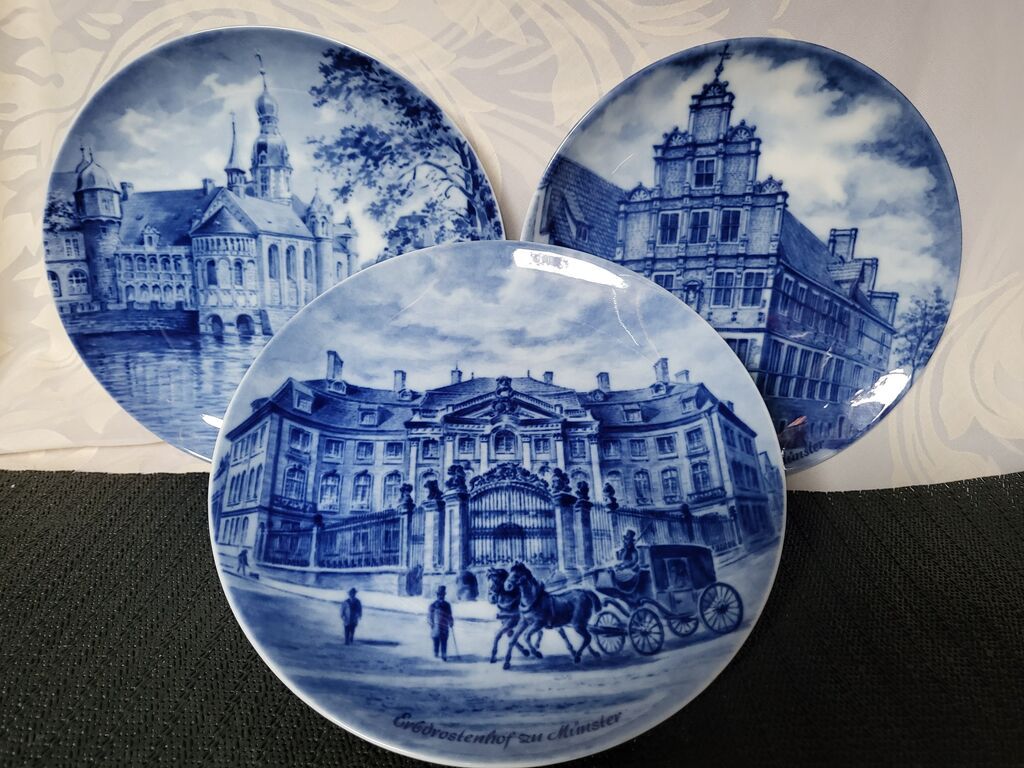 Tanjiri novi za na zid iz 70ih.god.Berlin dizajn. Nemacki porcelanski
