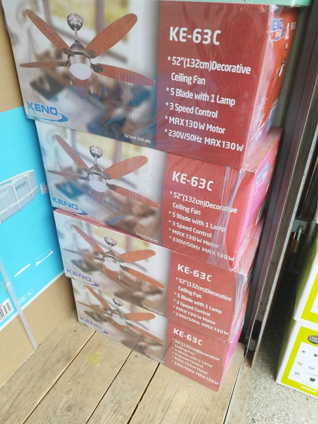 Karakteristike: Snaga: max 130W, Napon 50hz, 230V 5 Elisa - 55cm Lampa
