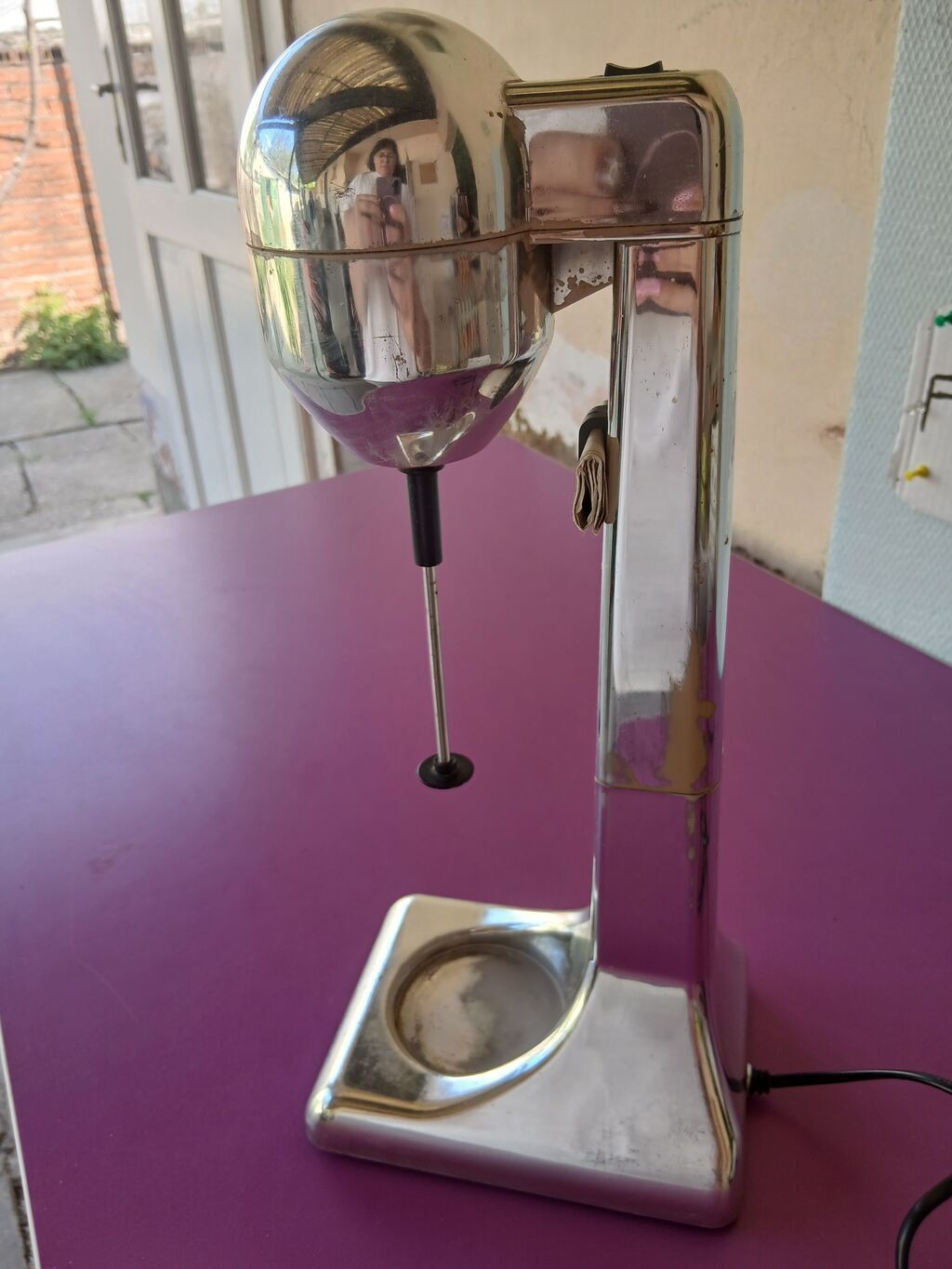 Električni aparat za pravljenje milkšejkova/napitaka,nes kafe – Linea