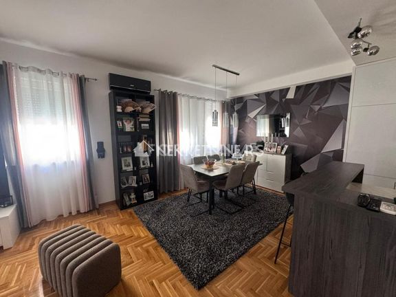 Uknjižen lux namešten stan ID#2551