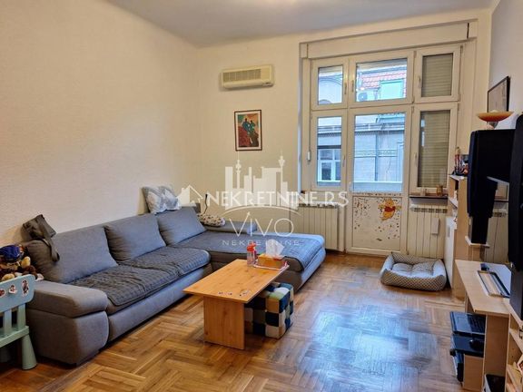 Koče Popovića, salonac 106m2, 4/6, CG ID#1774