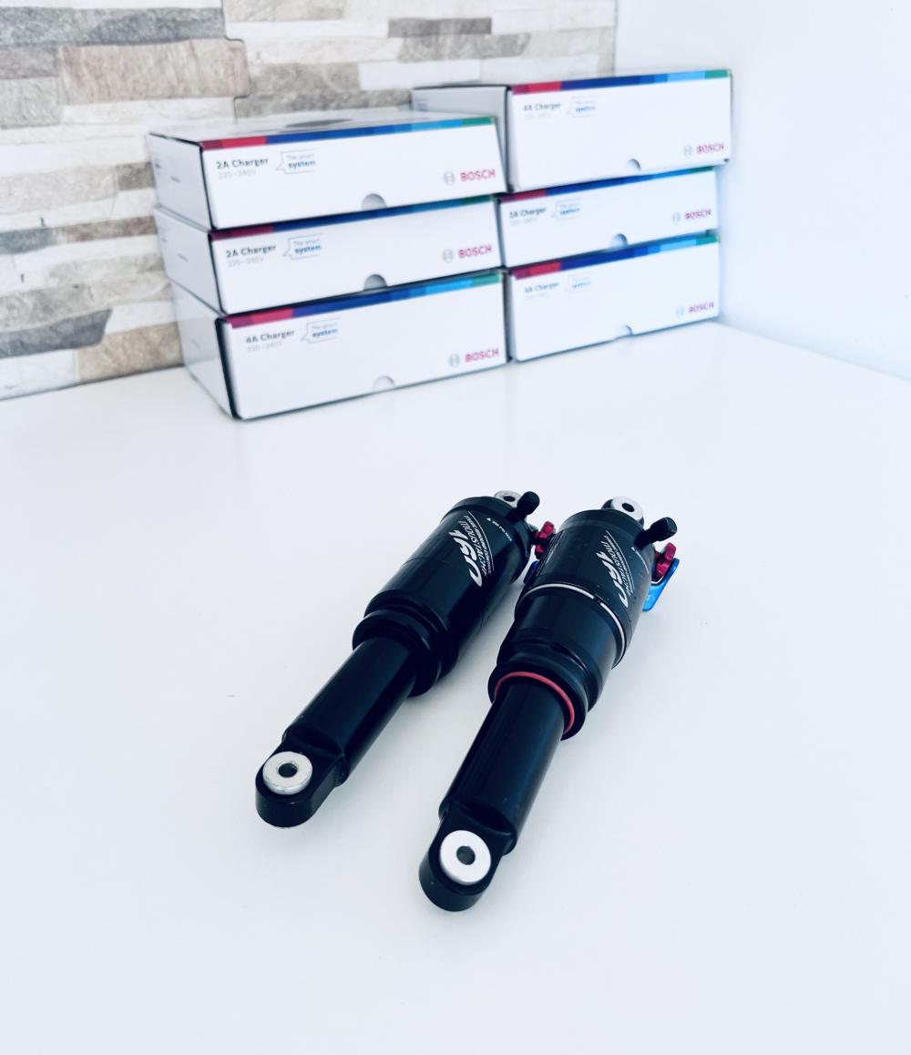 Zadnji Amort Moustache Magic Grip 160mm Control