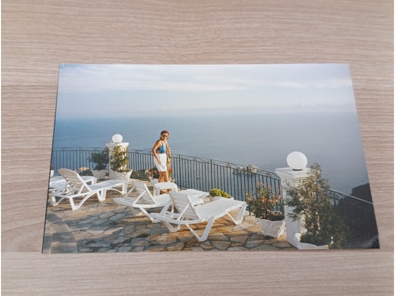 Fotografija dama pozira