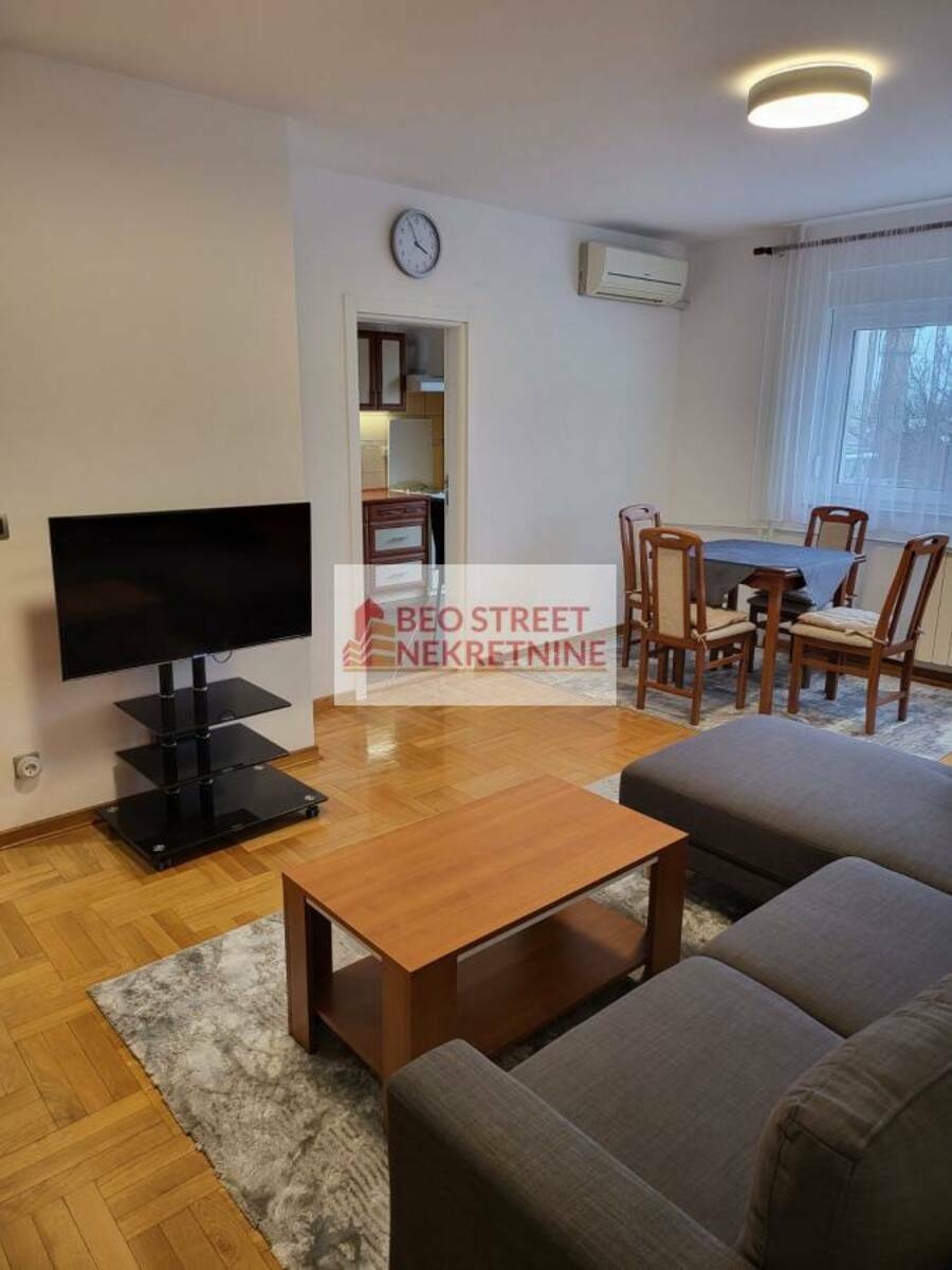 Trosoban stan, Beograd – Banovo Brdo | Izdavanje · 75m² · 750€