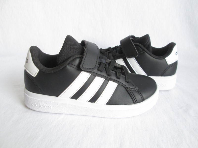 PATIKE "ADIDAS" 28 JEDNOM OBUVENE
