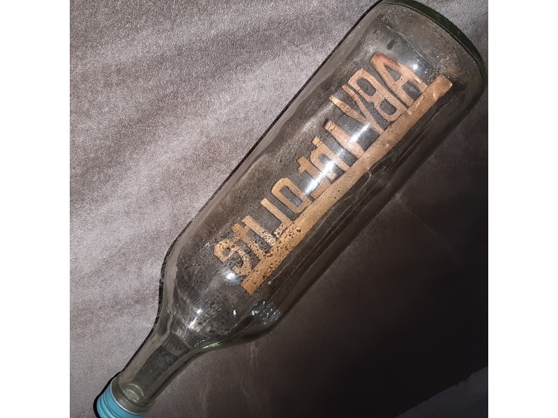 ukrasna flasa 1l stara preko 50 godina