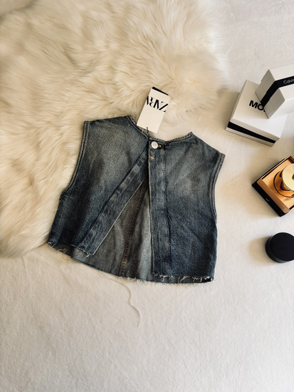 Zara nov teksas top