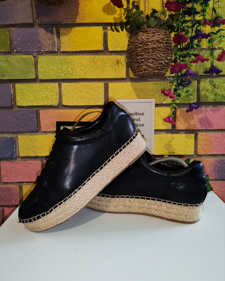 Original Guess kožne espadrile broj 39