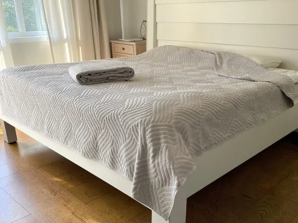 Letnji frotirni prekrivač – Sara – 145x200cm Siva boja