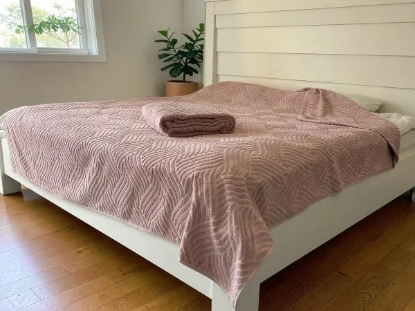 Letnji frotirni prekrivač – Sara – 200x200cm Roze boja