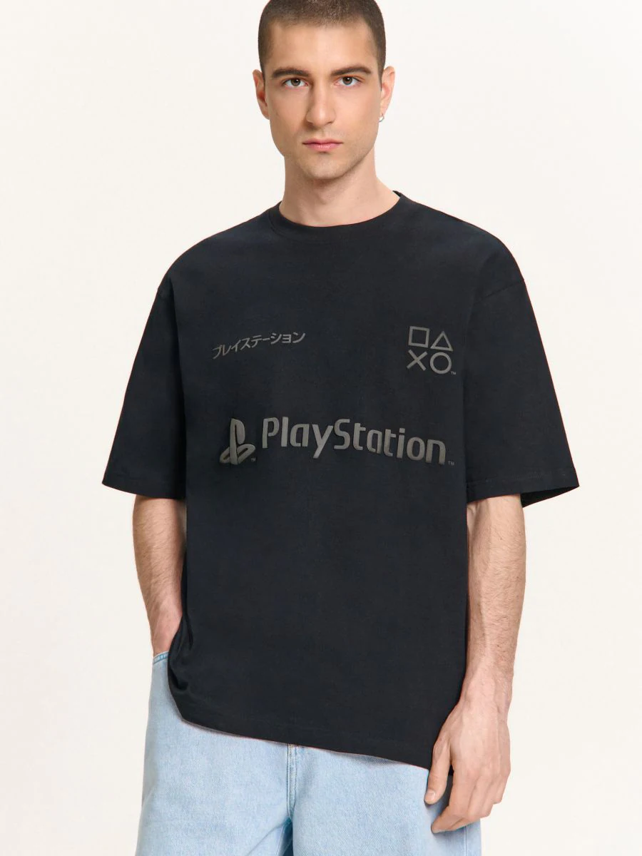 Crna majica s printom Playstation