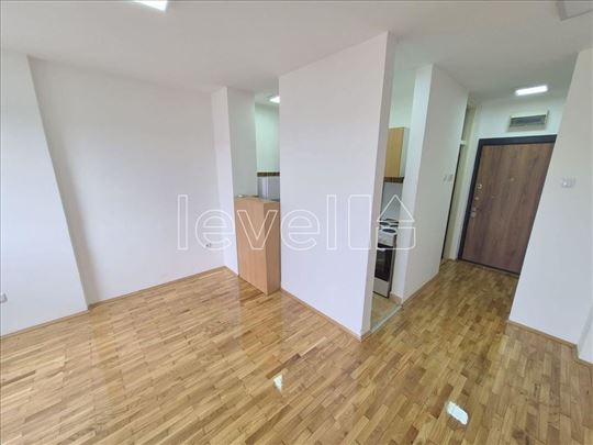 Stan,Novi Sad,Novo Naselje Šarengrad,kv: 23.00