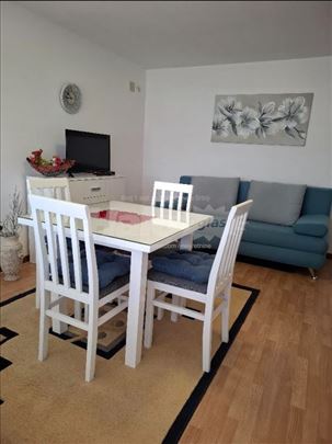 Renoviran namesten stan u Lestanima od 50 m2