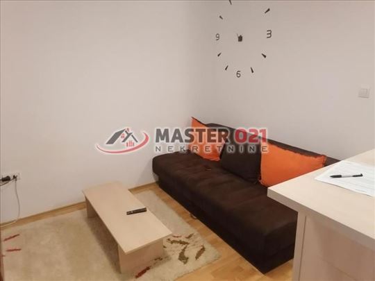 Namešten jednoiposoban stan 38m2 - Liman 4