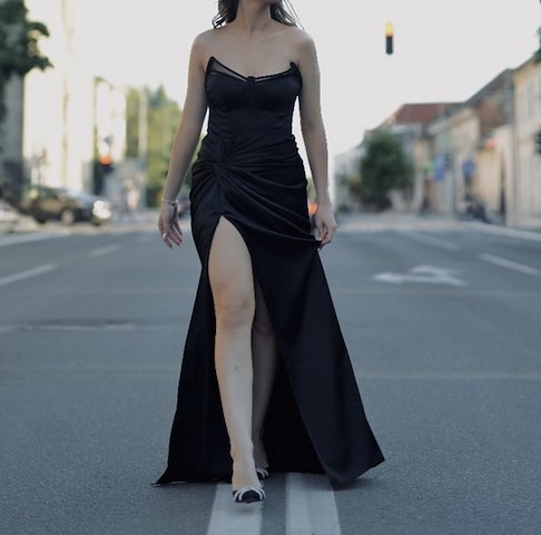 Crna svečana haljina