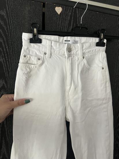 Bershka, duboke bele farmerke