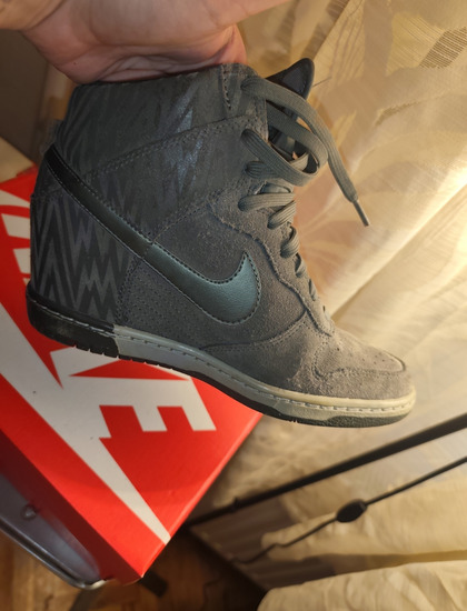Snizenje samo danas 1500 din Nike