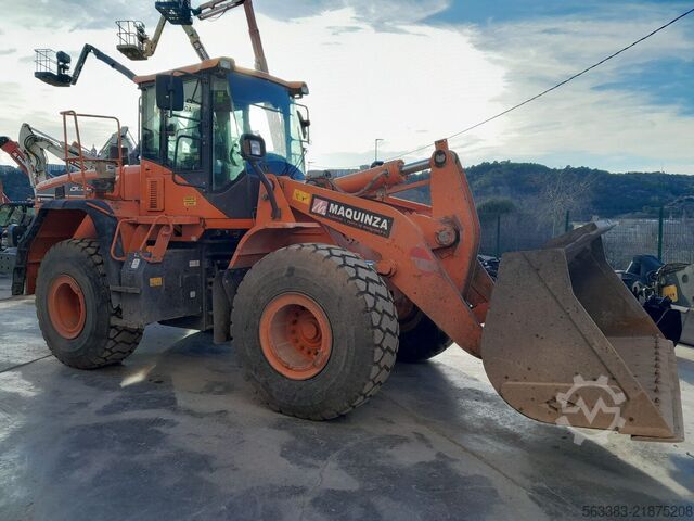 Utovarivač
Doosan DL300