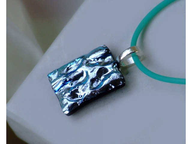 PRIVEZAK Dichroic Staklo - SREBRNASTA KORA MESECA